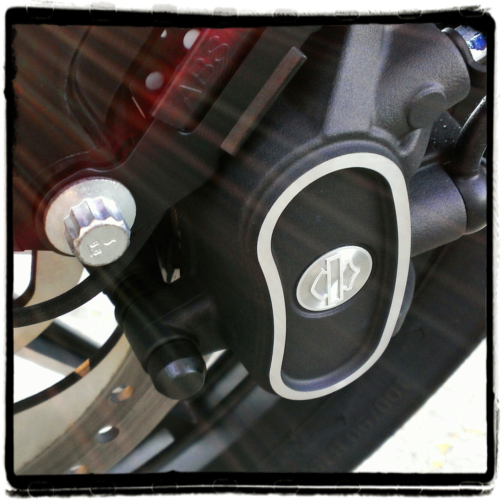 Review: Harley-Davidson Iron 883 – Team Throttle