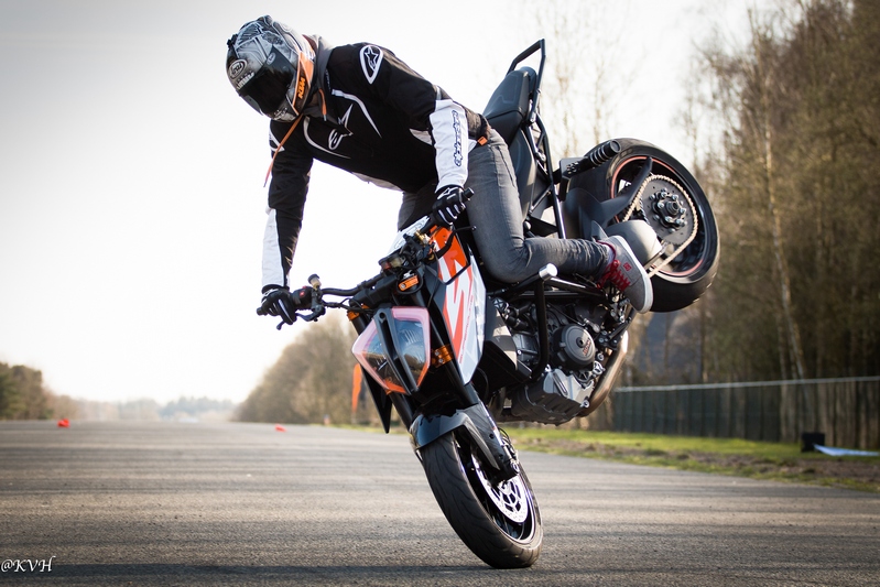 Wheelies for dummies – Team Throttle