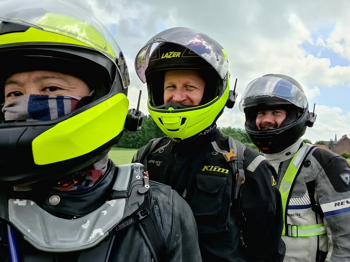 Review: Cardo Packtalk Bold – Team Throttle