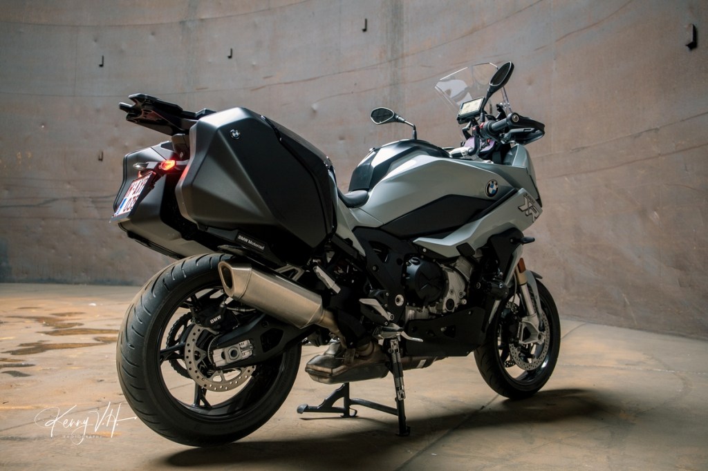 Review: BMW S 1000 XR – Team Throttle