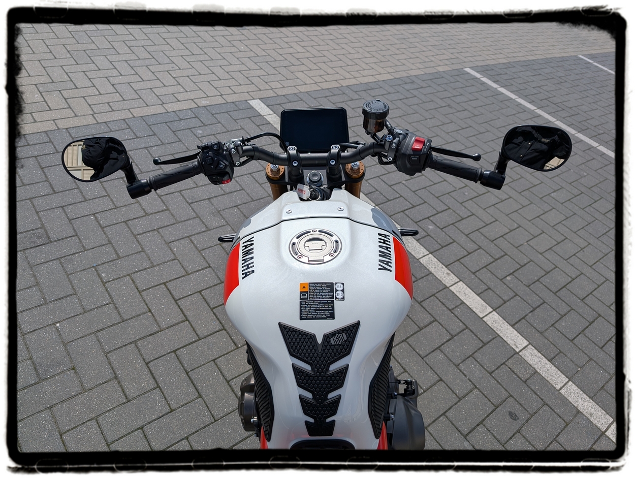 Review: Yamaha XSR900 – Team Throttle